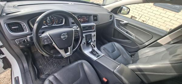 Volvo V60 Cross Country 2018 Anykščiai, ar dzinēja tilpumu 2.00 L un nobraukumu 163 tūkst. km par 12350 €, foto 5 vietnē AUTOMOTO.COM.LV