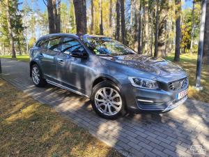 Volvo V60 Cross Country 2018 in Utena, with an engine capacity of 2.00 L and mileage of 223 thousand km for 12900 €, photo 3 on AUTOMOTO.COM.LV