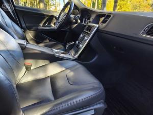 Volvo V60 Cross Country 2018 in Utena, with an engine capacity of 2.00 L and mileage of 223 thousand km for 12900 €, photo 8 on AUTOMOTO.COM.LV