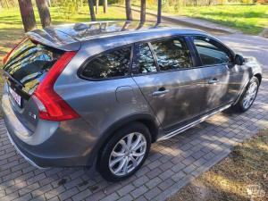 Volvo V60 Cross Country 2018 in Utena, with an engine capacity of 2.00 L and mileage of 223 thousand km for 12900 €, photo 12 on AUTOMOTO.COM.LV