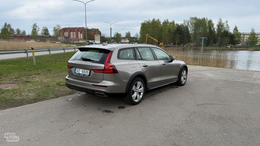 Вольво V60 Cross Country 2019 в Вильнюс, объемом двигателя 2.00 л и пробегом 122 тыс. км за 24999 €, фото 3 на AUTOMOTO.COM.LV