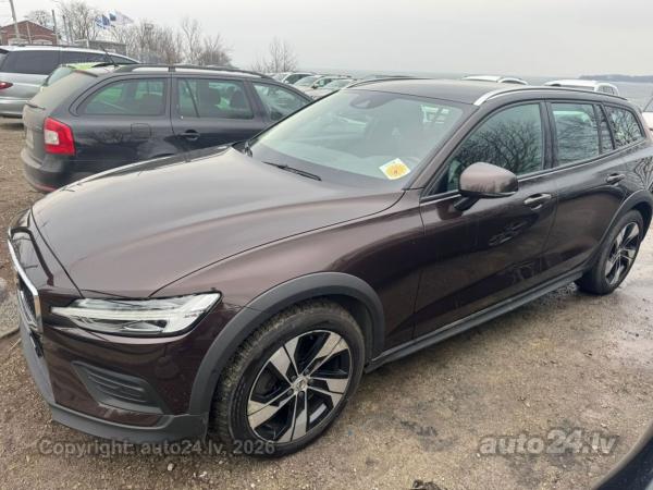 Вольво V60 Cross Country 2020 в Таллин, объемом двигателя 2.00 л и пробегом 132 тыс. км за 22900 €, фото 3 на AUTOMOTO.COM.LV