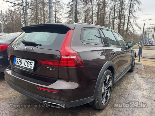 Вольво V60 Cross Country 2020 в Таллин, объемом двигателя 2.00 л и пробегом 132 тыс. км за 22900 €, фото 4 на AUTOMOTO.COM.LV