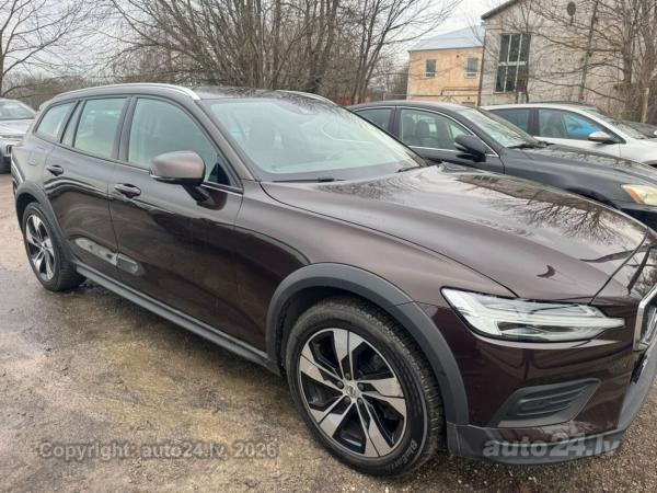 Вольво V60 Cross Country 2020 в Таллин, объемом двигателя 2.00 л и пробегом 132 тыс. км за 22900 €, фото 6 на AUTOMOTO.COM.LV