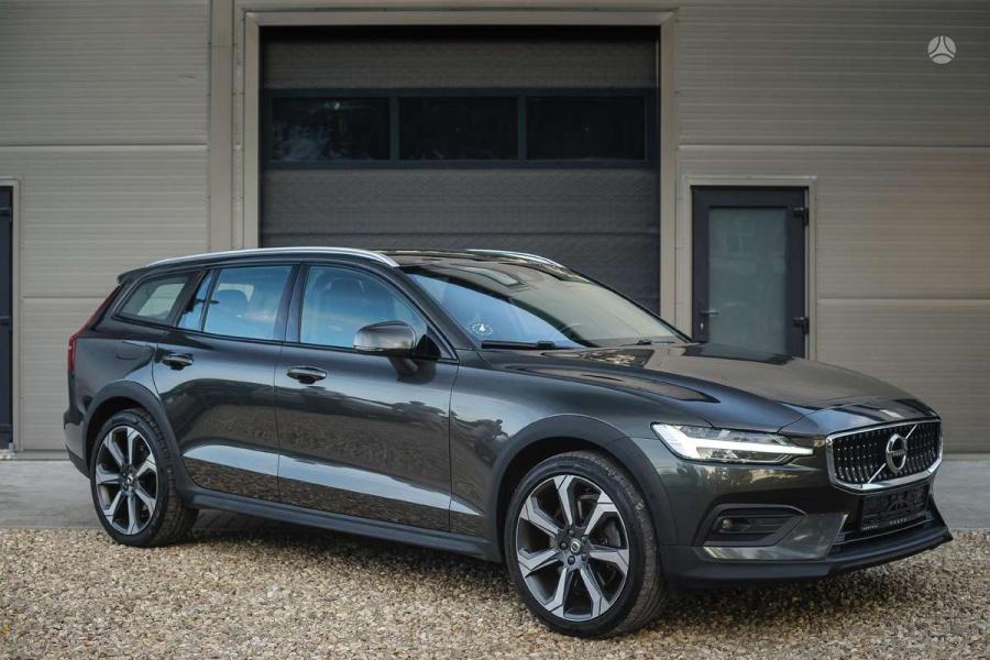 Volvo V60 Cross Country 2021 in Kaunas, with an engine capacity of 1.97 L and mileage of 198 thousand km for 24550 €, photo 1 on AUTOMOTO.COM.LV