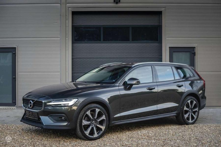 Volvo V60 Cross Country 2021 in Kaunas, with an engine capacity of 1.97 L and mileage of 198 thousand km for 24550 €, photo 3 on AUTOMOTO.COM.LV