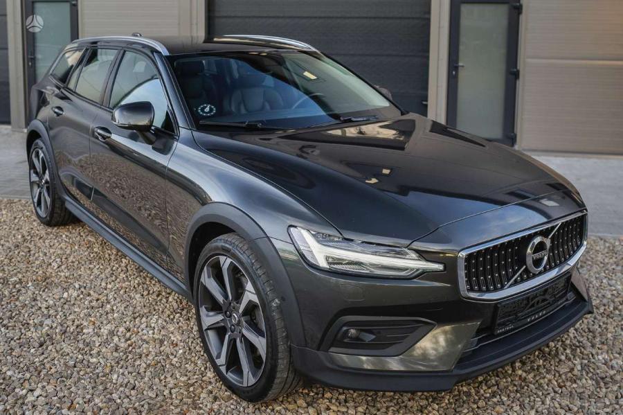 Volvo V60 Cross Country 2021 in Kaunas, with an engine capacity of 1.97 L and mileage of 198 thousand km for 24550 €, photo 5 on AUTOMOTO.COM.LV