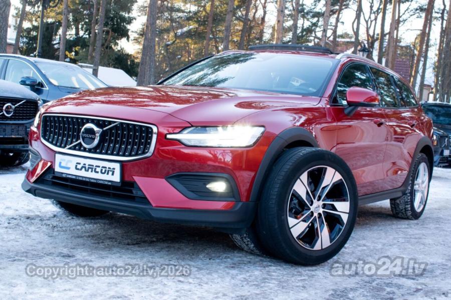 Volvo V60 Cross Country 2022 in Tallinn, with an engine capacity of 2.00 L and mileage of 107 thousand km for 35990 €, photo 1 on AUTOMOTO.COM.LV