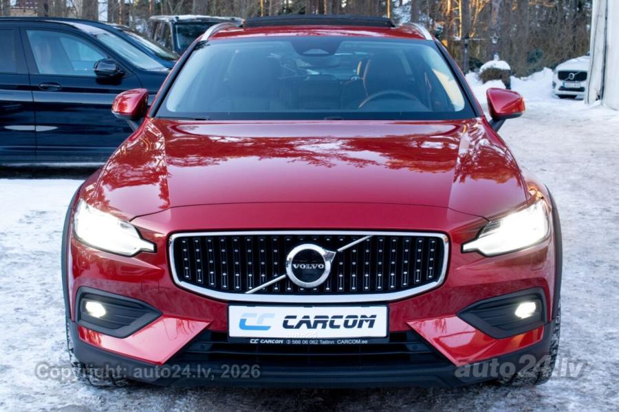Volvo V60 Cross Country 2022 in Tallinn, with an engine capacity of 2.00 L and mileage of 107 thousand km for 35990 €, photo 5 on AUTOMOTO.COM.LV