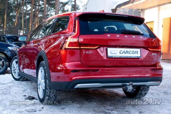 Volvo V60 Cross Country 2022 in Tallinn, with an engine capacity of 2.00 L and mileage of 107 thousand km for 35990 €, photo 7 on AUTOMOTO.COM.LV