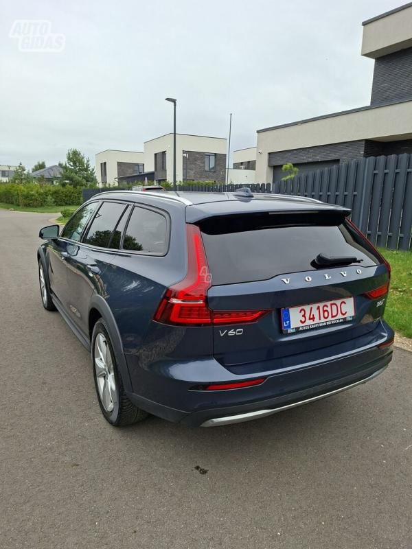 Volvo V60 Cross Country 2024 Viļņa, ar dzinēja tilpumu 2.00 L un nobraukumu 16 tūkst. km par 39000 €, foto 7 vietnē AUTOMOTO.COM.LV