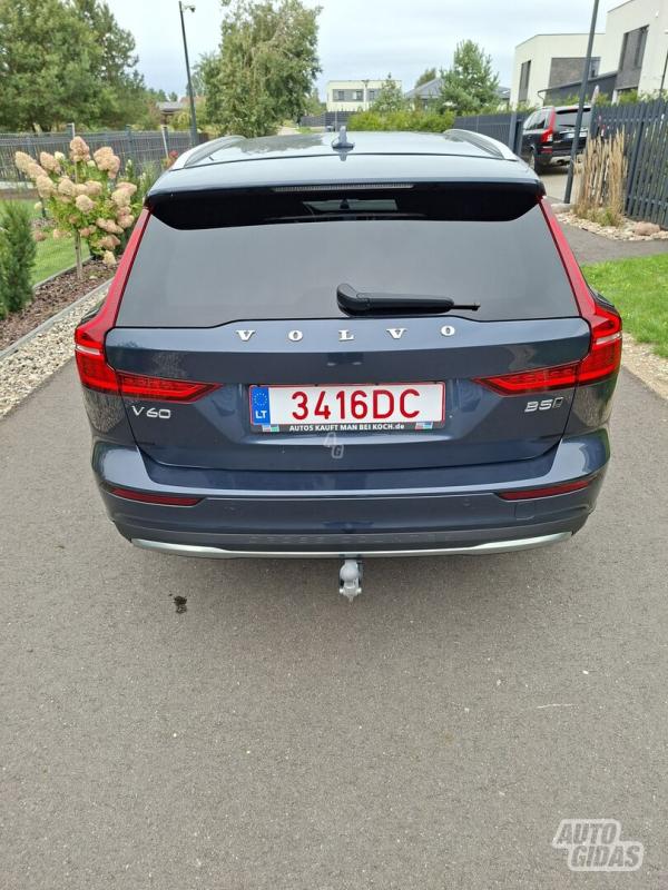 Volvo V60 Cross Country 2024 Viļņa, ar dzinēja tilpumu 2.00 L un nobraukumu 16 tūkst. km par 39000 €, foto 8 vietnē AUTOMOTO.COM.LV