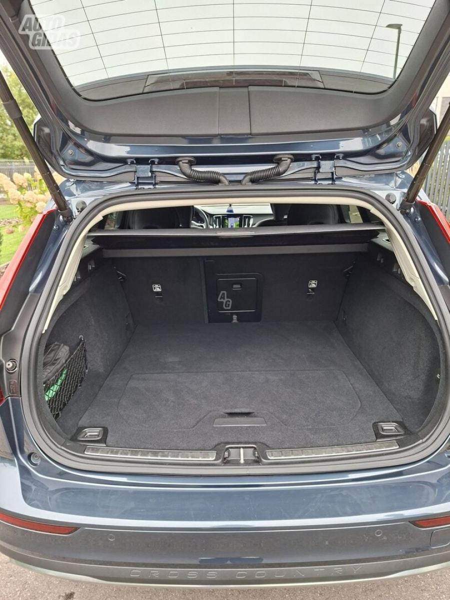 Volvo V60 Cross Country 2024 Viļņa, ar dzinēja tilpumu 2.00 L un nobraukumu 16 tūkst. km par 39000 €, foto 23 vietnē AUTOMOTO.COM.LV