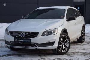 White Volvo V60 Cross Country 2015 in Vilnius, with an engine capacity of 1.97 L and mileage of 267 thousand km for 10850 €, photo  on AUTOMOTO.COM.LV