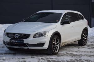 White Volvo V60 Cross Country 2015 in Vilnius, with an engine capacity of 1.97 L and mileage of 267 thousand km for 10850 €, photo 5 on AUTOMOTO.COM.LV