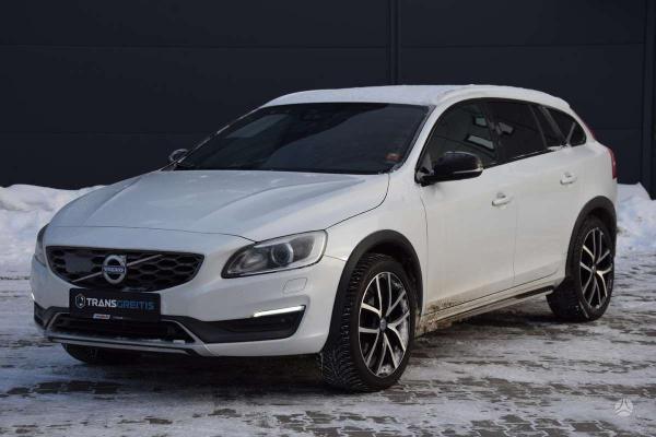 Balts Volvo V60 Cross Country 2015 Viļņa, ar dzinēja tilpumu 1.97 L un nobraukumu 267 tūkst. km par 10850 €, foto 6 vietnē AUTOMOTO.COM.LV