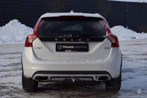 White Volvo V60 Cross Country 2015 in Vilnius, with an engine capacity of 1.97 L and mileage of 267 thousand km for 10850 €, photo 9 on AUTOMOTO.COM.LV