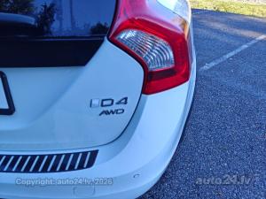 Balts Volvo V60 Cross Country 2015 Tallina, ar dzinēja tilpumu 2.40 L un nobraukumu 186 tūkst. km par 12600 €, foto 16 vietnē AUTOMOTO.COM.LV