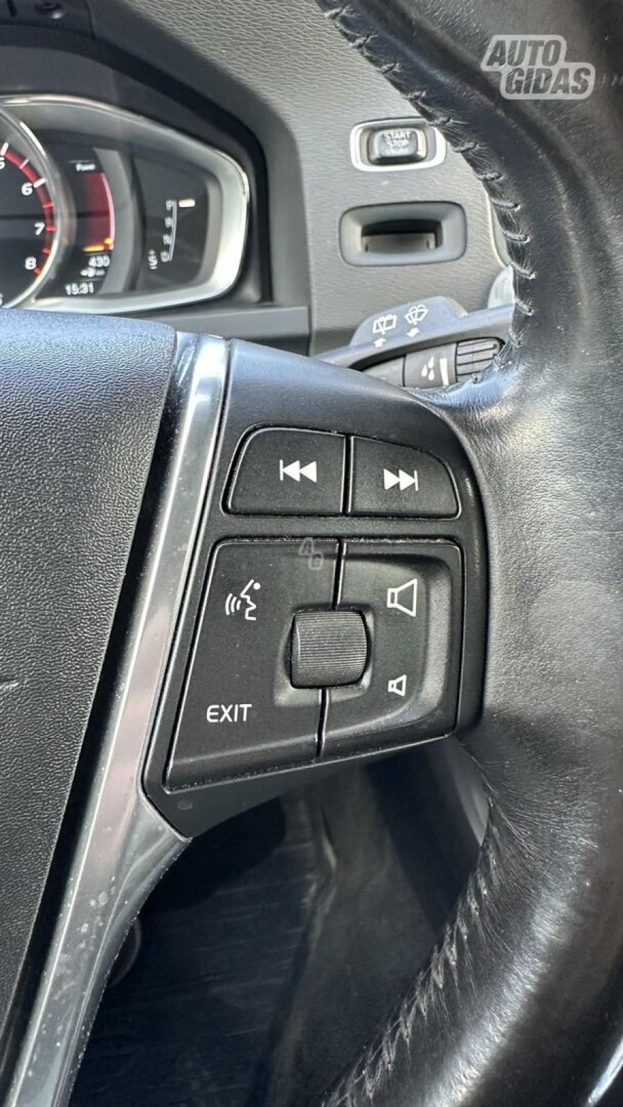 Белый Вольво V60 Cross Country 2016 в Каунас, объемом двигателя 2.50 л и пробегом 206 тыс. км за 8900 €, фото 16 на AUTOMOTO.COM.LV