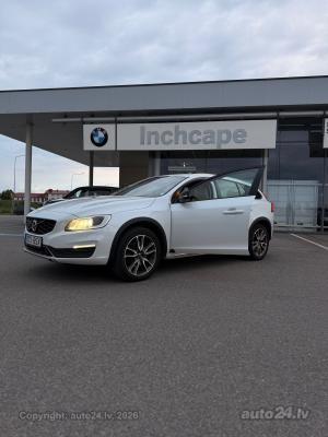White Volvo V60 Cross Country 2016 in Tallinn, with an engine capacity of 2.00 L and mileage of 287 thousand km for 9500 €, photo  on AUTOMOTO.COM.LV