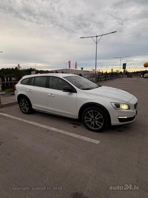 Balts Volvo V60 Cross Country 2016 Tallina, ar dzinēja tilpumu 2.00 L un nobraukumu 287 tūkst. km par 9500 €, foto 6 vietnē AUTOMOTO.COM.LV