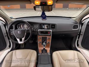Balts Volvo V60 Cross Country 2016 Tallina, ar dzinēja tilpumu 2.00 L un nobraukumu 287 tūkst. km par 9500 €, foto 9 vietnē AUTOMOTO.COM.LV
