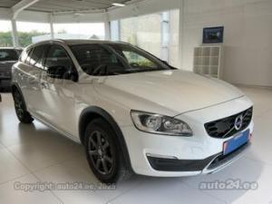 Balts Volvo V60 Cross Country 2017 Tallina, ar dzinēja tilpumu 2.00 L un nobraukumu 189 tūkst. km par 13650 €, foto 3 vietnē AUTOMOTO.COM.LV