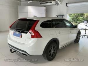 Balts Volvo V60 Cross Country 2017 Tallina, ar dzinēja tilpumu 2.00 L un nobraukumu 189 tūkst. km par 13650 €, foto 4 vietnē AUTOMOTO.COM.LV