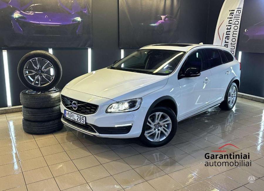 Balts Volvo V60 Cross Country 2017 Viļņa, ar dzinēja tilpumu 1.97 L un nobraukumu 191 tūkst. km par 13450 €, foto 1 vietnē AUTOMOTO.COM.LV