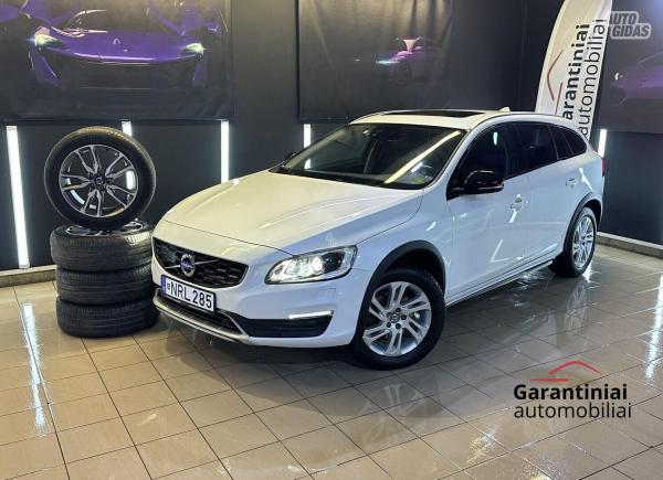 White Volvo V60 Cross Country 2017 in Avizieniai, with an engine capacity of 2.00 L and mileage of 191 thousand km for 13450 €, photo 1 on AUTOMOTO.COM.LV