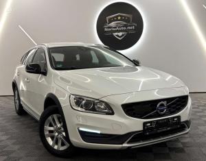 White Volvo V60 Cross Country 2017 in Marijampole, with an engine capacity of 2.00 L and mileage of 266 thousand km for 11950 €, photo 3 on AUTOMOTO.COM.LV