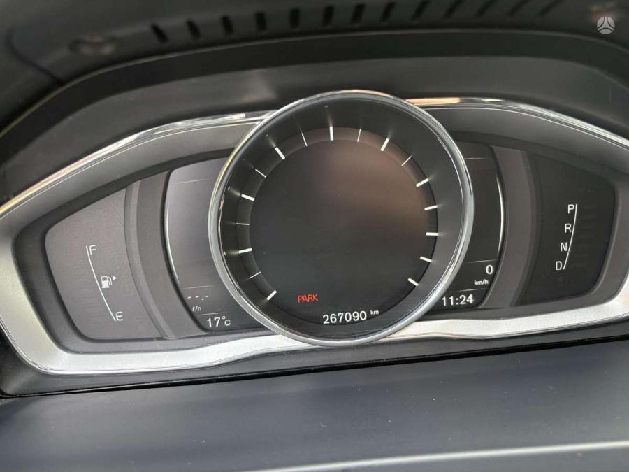 Белый Вольво V60 Cross Country 2017 в Клайпеда, объемом двигателя 2.00 л и пробегом 260 тыс. км за 8900 €, фото 12 на AUTOMOTO.COM.LV