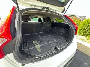 White Volvo V60 Cross Country 2017 in Klaipeda, with an engine capacity of 2.00 L and mileage of 268 thousand km for 9300 €, photo 13 on AUTOMOTO.COM.LV