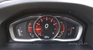White Volvo V60 Cross Country 2017 in Tallinn, with an engine capacity of 2.00 L and mileage of 109 thousand km for 15900 €, photo 20 on AUTOMOTO.COM.LV