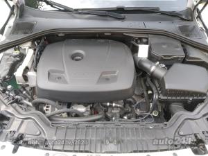 White Volvo V60 Cross Country 2017 in Tallinn, with an engine capacity of 2.00 L and mileage of 109 thousand km for 15900 €, photo 24 on AUTOMOTO.COM.LV