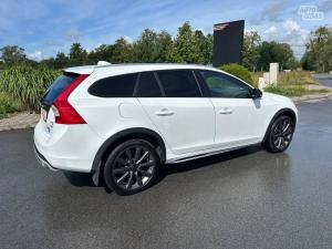 Белый Вольво V60 Cross Country 2017 в Клайпеда, объемом двигателя 2.00 л и пробегом 268 тыс. км за 9300 €, фото 3 на AUTOMOTO.COM.LV
