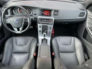 Balts Volvo V60 Cross Country 2018 Viļņa, ar dzinēja tilpumu 2.00 L un nobraukumu 221 tūkst. km par 12750 €, foto 4 vietnē AUTOMOTO.COM.LV