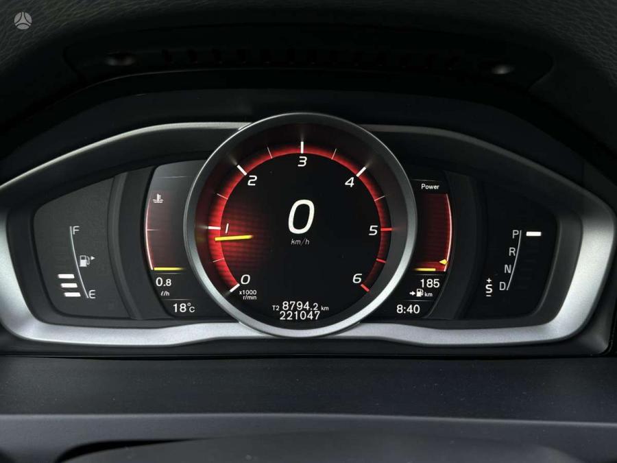 Balts Volvo V60 Cross Country 2018 Viļņa, ar dzinēja tilpumu 2.00 L un nobraukumu 221 tūkst. km par 12750 €, foto 8 vietnē AUTOMOTO.COM.LV
