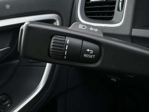 Balts Volvo V60 Cross Country 2018 Viļņa, ar dzinēja tilpumu 2.00 L un nobraukumu 221 tūkst. km par 12750 €, foto 10 vietnē AUTOMOTO.COM.LV