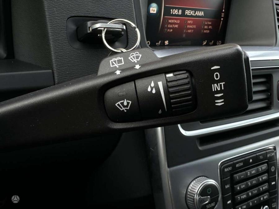 Balts Volvo V60 Cross Country 2018 Viļņa, ar dzinēja tilpumu 2.00 L un nobraukumu 221 tūkst. km par 12750 €, foto 11 vietnē AUTOMOTO.COM.LV