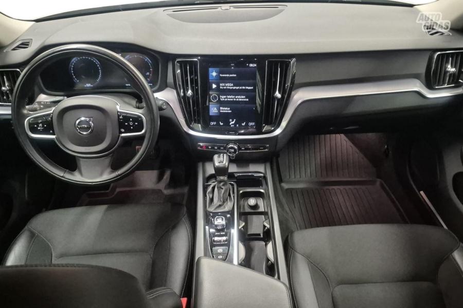 White Volvo V60 Cross Country 2019 in Kaunas, with an engine capacity of 0.00 L and mileage of 86 thousand km for 33542 €, photo 10 on AUTOMOTO.COM.LV
