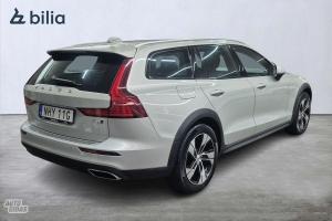 White Volvo V60 Cross Country 2019 in Kaunas, with an engine capacity of 0.00 L and mileage of 86 thousand km for 33542 €, photo 19 on AUTOMOTO.COM.LV