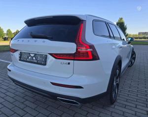 Белый Вольво V60 Cross Country 2019 в Паневежис, объемом двигателя 1.97 л и пробегом 233 тыс. км за 14999 €, фото 3 на AUTOMOTO.COM.LV
