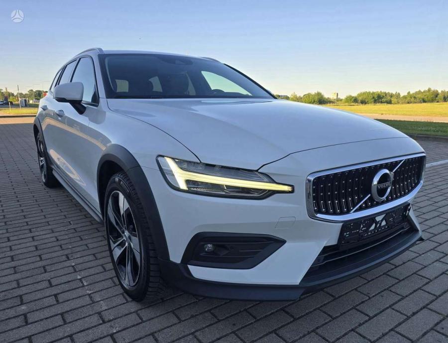 Белый Вольво V60 Cross Country 2019 в Паневежис, объемом двигателя 1.97 л и пробегом 233 тыс. км за 14999 €, фото 9 на AUTOMOTO.COM.LV