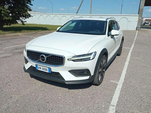 Белый Вольво V60 Cross Country 2019 в Паневежис, объемом двигателя 1.97 л и пробегом 282 тыс. км за 16100 €, фото 4 на AUTOMOTO.COM.LV