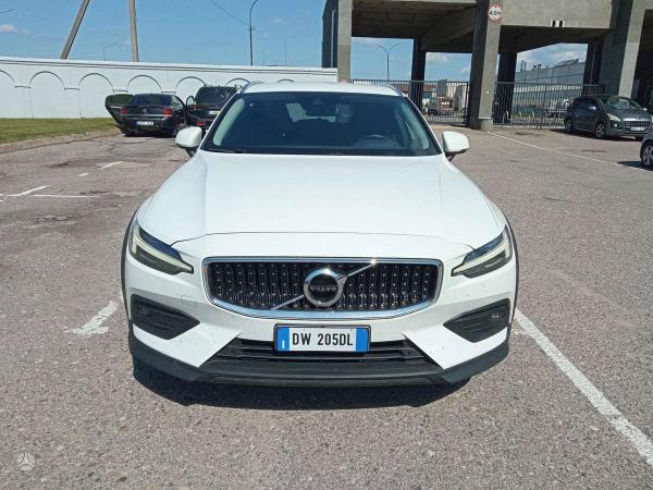 Белый Вольво V60 Cross Country 2019 в Паневежис, объемом двигателя 1.97 л и пробегом 282 тыс. км за 16100 €, фото 5 на AUTOMOTO.COM.LV