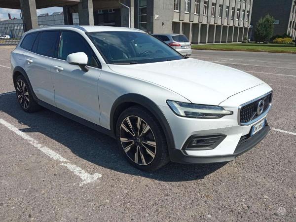 Белый Вольво V60 Cross Country 2019 в Паневежис, объемом двигателя 1.97 л и пробегом 282 тыс. км за 16100 €, фото 8 на AUTOMOTO.COM.LV