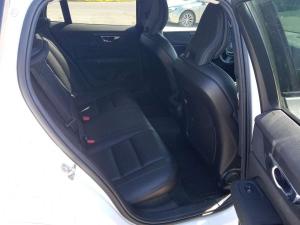 White Volvo V60 Cross Country 2019 in Panevezys, with an engine capacity of 1.97 L and mileage of 282 thousand km for 16100 €, photo 20 on AUTOMOTO.COM.LV