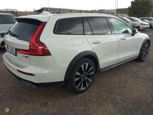 Balts Volvo V60 Cross Country 2019 Panevēža, ar dzinēja tilpumu 1.97 L un nobraukumu 282 tūkst. km par 12900 €, foto 13 vietnē AUTOMOTO.COM.LV