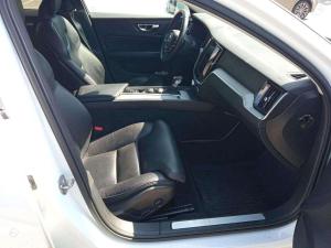 Balts Volvo V60 Cross Country 2019 Panevēža, ar dzinēja tilpumu 1.97 L un nobraukumu 282 tūkst. km par 12900 €, foto 15 vietnē AUTOMOTO.COM.LV